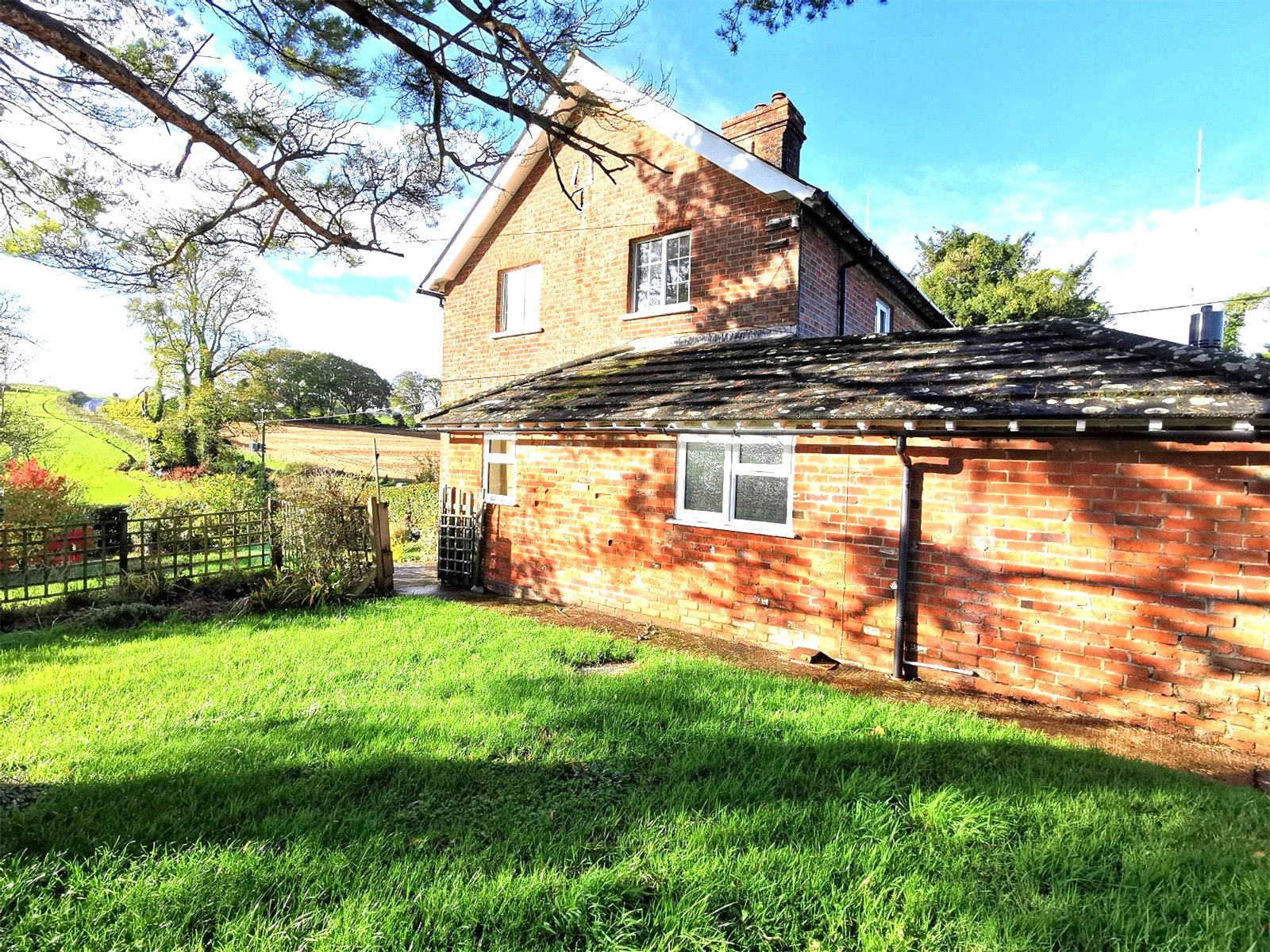 Ridge Farm Cottages, Chilmark | Rural View Estate Agents